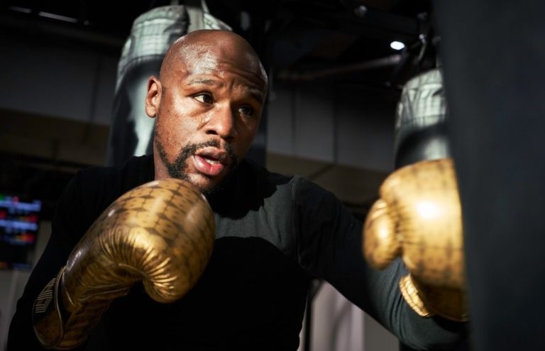 Floyd Mayweather Returning To Professional Boxing | BoxingInsider.com