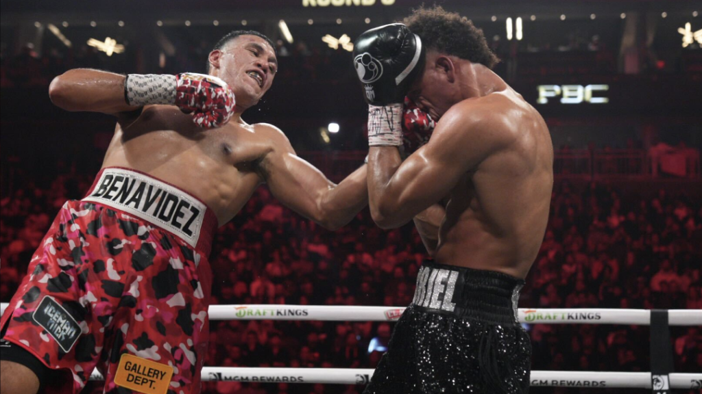 David Benavidez Wages war of attrition, bests David Morrell by ud. | BoxingInsider.com Promotions