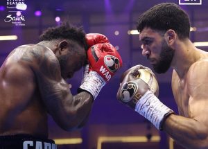 Carlos Adames Fights Hamzah Sheeraz To A Split Draw | BoxingInsider.com ...